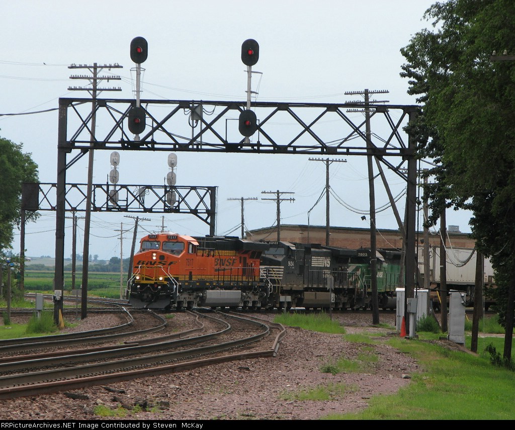 BNSF 7517